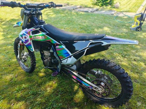 Husqvarna FC 2022 Prienai, ar dzinēja tilpumu 0.45 L un nobraukumu 0 tūkst. km par 4100 €, foto 2 vietnē AUTOMOTO.COM.LV