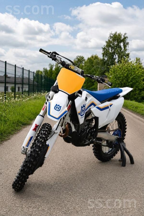 Husqvarna FC 2023 Saldus, ar dzinēja tilpumu 0.45 L un nobraukumu 0 tūkst. km par 4900 €, foto 1 vietnē AUTOMOTO.COM.LV