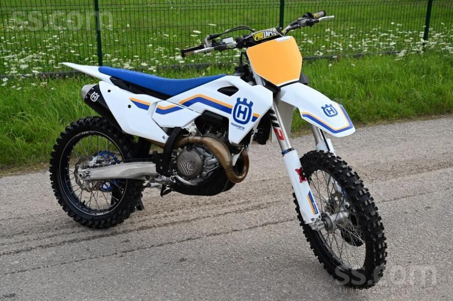 Husqvarna FC 2023 in Saldus, with an engine capacity of 0.45 L and mileage of 0 thousand km for 4900 €, photo 3 on AUTOMOTO.COM.LV