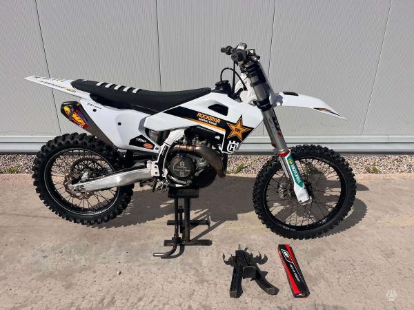 Husqvarna FC 2024 Kauņa, ar dzinēja tilpumu 0.45 L un nobraukumu 110 tūkst. km par 5000 €, foto 1 vietnē AUTOMOTO.COM.LV