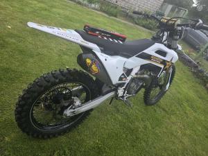 Husqvarna FC 2024 Kauņa, ar dzinēja tilpumu 0.45 L un nobraukumu 110 tūkst. km par 5000 €, foto 3 vietnē AUTOMOTO.COM.LV