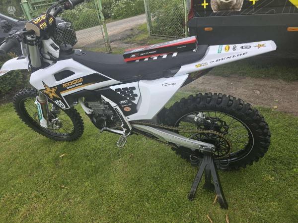 Husqvarna FC 2024 Kauņa, ar dzinēja tilpumu 0.45 L un nobraukumu 110 tūkst. km par 5000 €, foto 3 vietnē AUTOMOTO.COM.LV