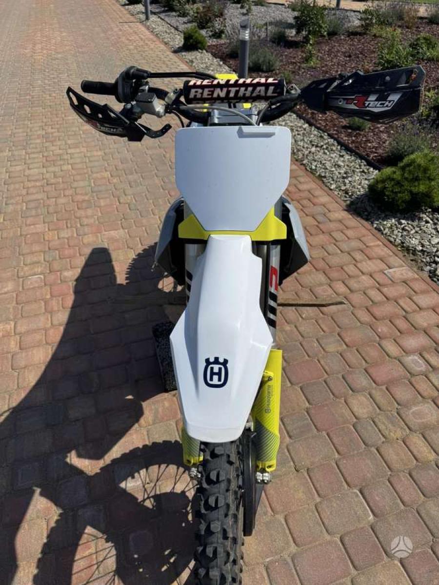 Husqvarna FC 2024 in Salcininkai, with an engine capacity of 0.45 L and mileage of 0 thousand km for 5599 €, photo 4 on AUTOMOTO.COM.LV