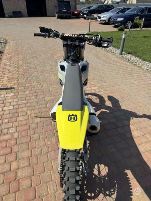 Husqvarna FC 2024 in Salcininkai, with an engine capacity of 0.45 L and mileage of 0 thousand km for 5599 €, photo 4 on AUTOMOTO.COM.LV