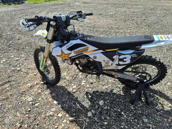 White Husqvarna FC 2024 in Kedainiai, with an engine capacity of 0.25 L and mileage of 0 thousand km for 4400 €, photo 2 on AUTOMOTO.COM.LV