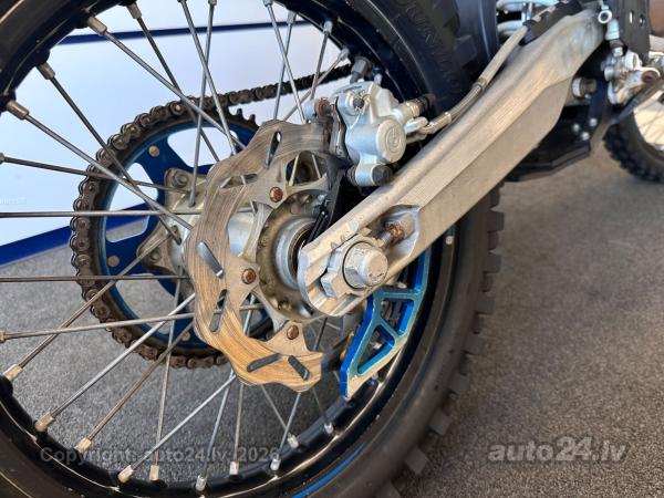 Zils Husqvarna FE 350 2017 Tallina, ar dzinēja tilpumu 0.35 L un nobraukumu 0 tūkst. km par 3900 €, foto 5 vietnē AUTOMOTO.COM.LV