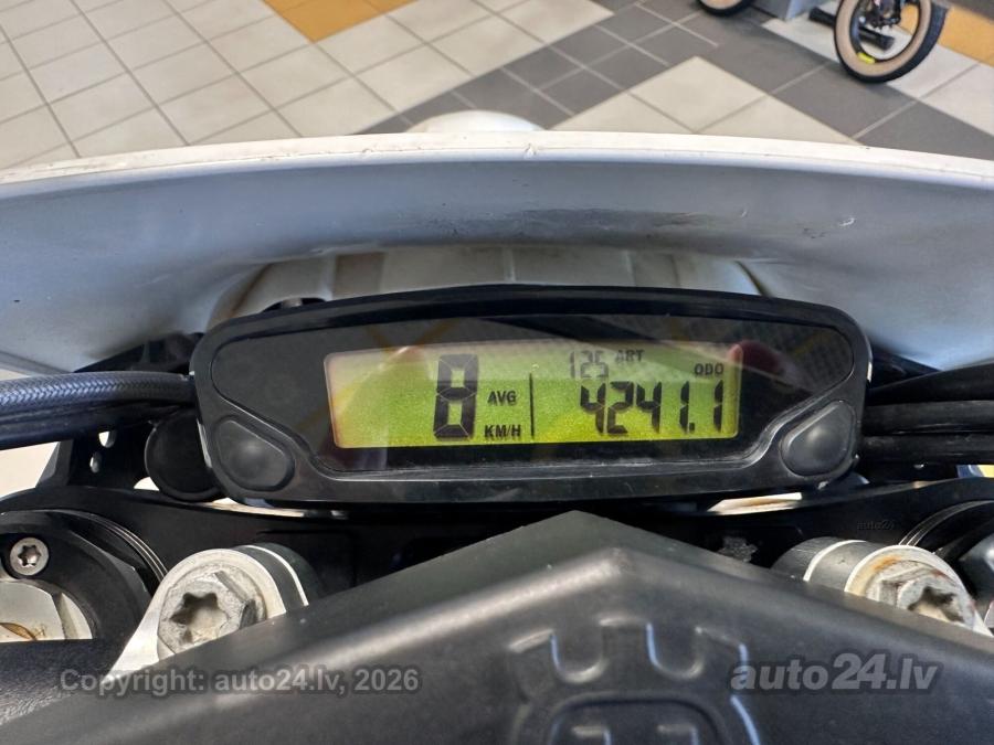 Zils Husqvarna FE 350 2017 Tallina, ar dzinēja tilpumu 0.35 L un nobraukumu 0 tūkst. km par 3900 €, foto 9 vietnē AUTOMOTO.COM.LV