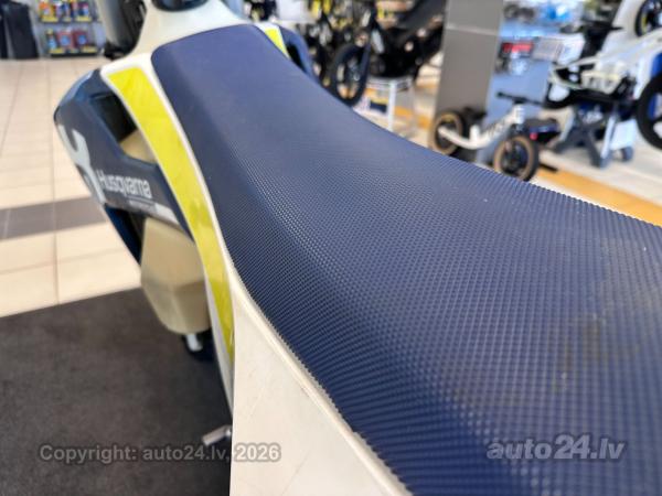 Zils Husqvarna FE 350 2017 Tallina, ar dzinēja tilpumu 0.35 L un nobraukumu 0 tūkst. km par 3900 €, foto 10 vietnē AUTOMOTO.COM.LV