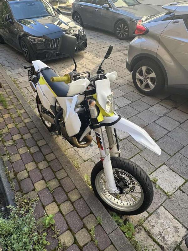 Husqvarna FE 2022 Viļņa, ar dzinēja tilpumu 0.51 L un nobraukumu 5 tūkst. km par 7500 €, foto 1 vietnē AUTOMOTO.COM.LV