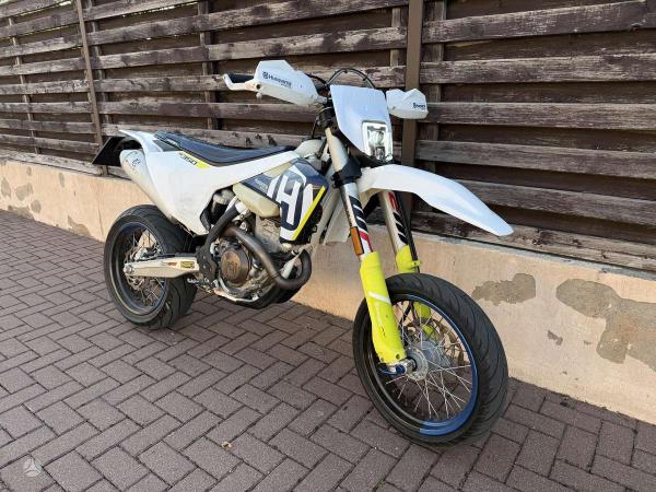 Balts Husqvarna FE 2017 Tauragė, ar dzinēja tilpumu 0.35 L un nobraukumu 13 tūkst. km par 4900 €, foto 1 vietnē AUTOMOTO.COM.LV