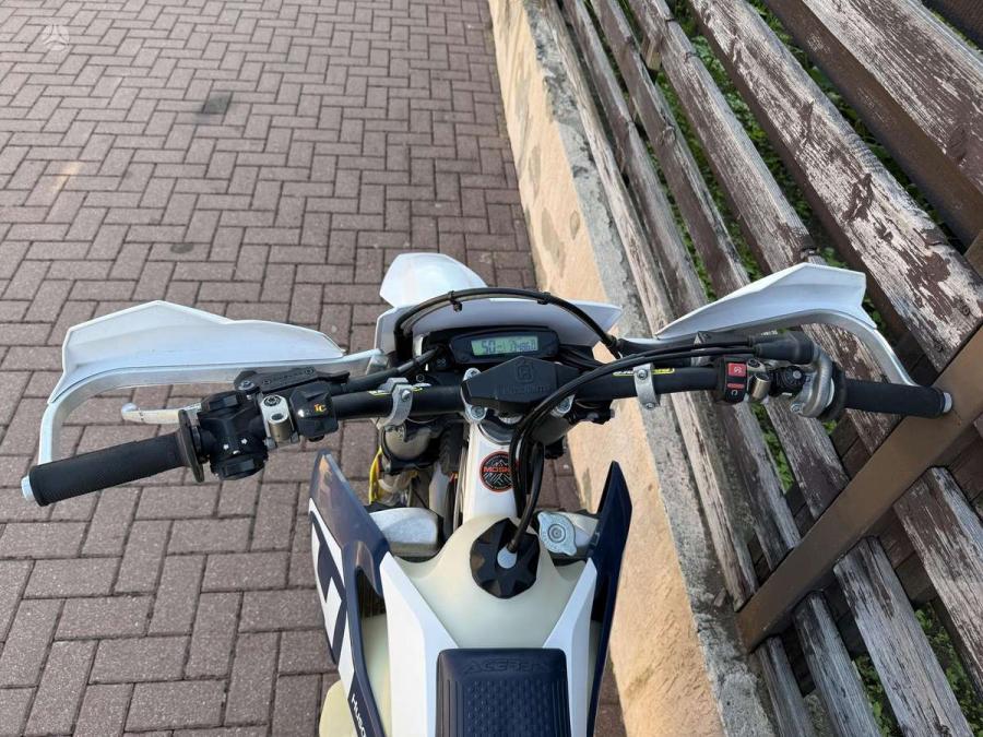 Balts Husqvarna FE 2017 Tauragė, ar dzinēja tilpumu 0.35 L un nobraukumu 13 tūkst. km par 4900 €, foto 10 vietnē AUTOMOTO.COM.LV