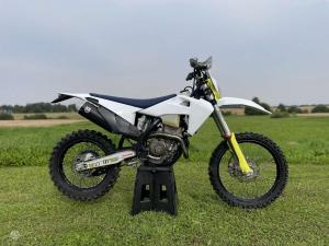 White Husqvarna FE 2021 in Anyksciai, with an engine capacity of 0.35 L and mileage of 5 thousand km for 5400 €, photo 1 on AUTOMOTO.COM.LV