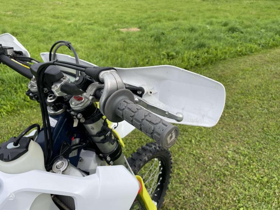 White Husqvarna FE 2021 in Anyksciai, with an engine capacity of 0.35 L and mileage of 5 thousand km for 5400 €, photo 12 on AUTOMOTO.COM.LV