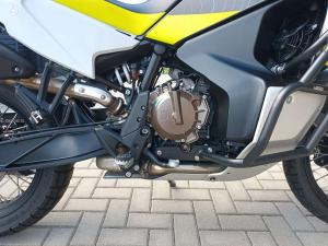 Melns Husqvarna Norden 2023 Tauragė, ar dzinēja tilpumu 0.90 L un nobraukumu 4 tūkst. km par 8555 €, foto 6 vietnē AUTOMOTO.COM.LV