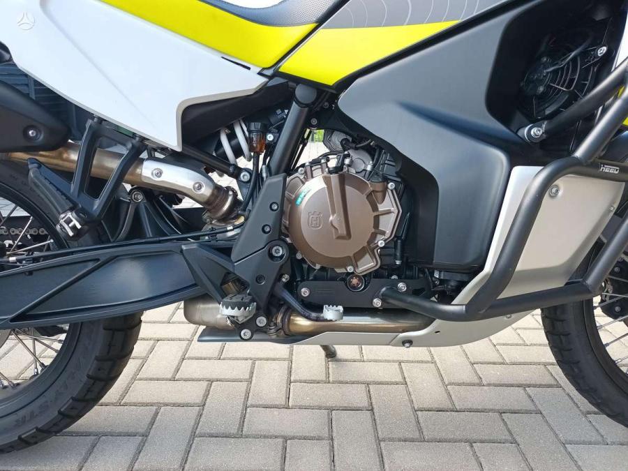 Melns Husqvarna Norden 2023 Tauragė, ar dzinēja tilpumu 0.90 L un nobraukumu 4 tūkst. km par 8555 €, foto 6 vietnē AUTOMOTO.COM.LV