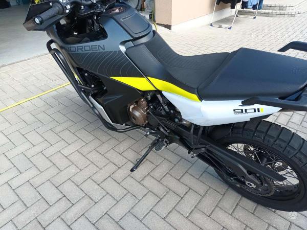Black Husqvarna Norden 2023 in Taurage, with an engine capacity of 0.90 L and mileage of 4 thousand km for 8555 €, photo 7 on AUTOMOTO.COM.LV
