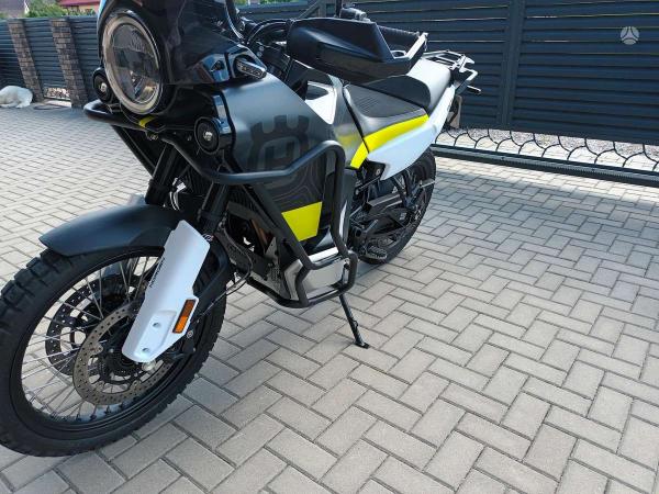 Black Husqvarna Norden 2023 in Taurage, with an engine capacity of 0.90 L and mileage of 4 thousand km for 8555 €, photo 10 on AUTOMOTO.COM.LV