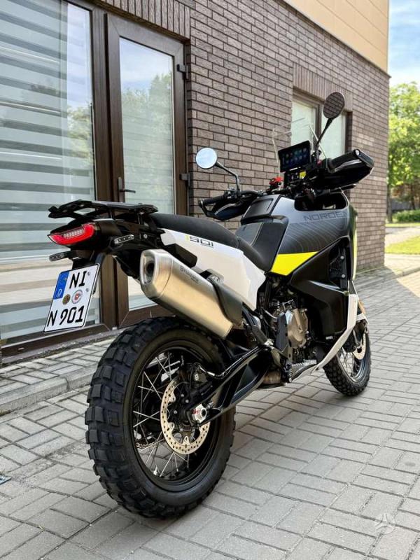 Husqvarna Norden 2022 in Kaisiadorys, with an engine capacity of 0.90 L and mileage of 10 thousand km for 9200 €, photo 4 on AUTOMOTO.COM.LV
