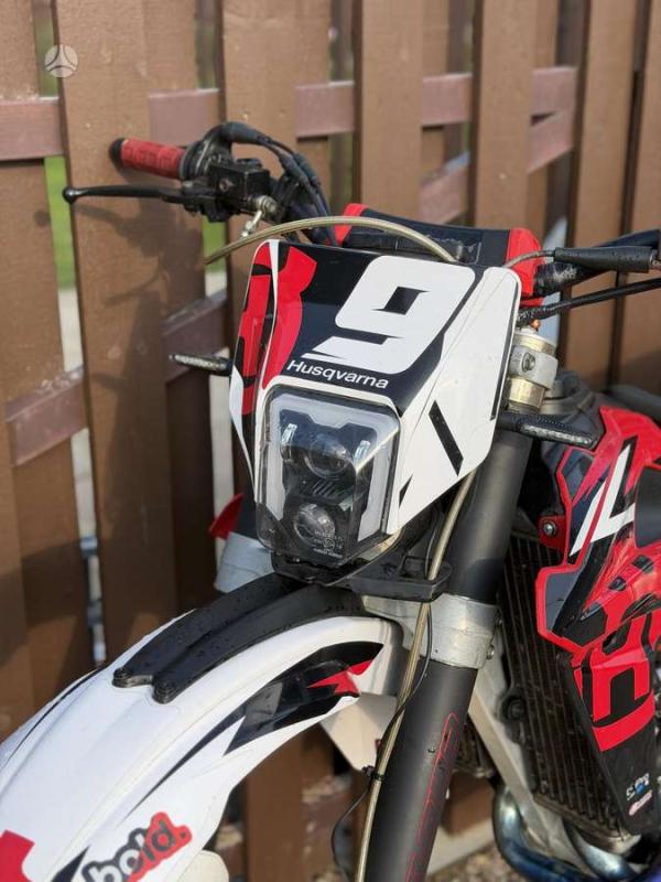 Husqvarna SM 2009 in Marijampole, with an engine capacity of 0.50 L and mileage of 0 thousand km for 3999 €, photo 2 on AUTOMOTO.COM.LV