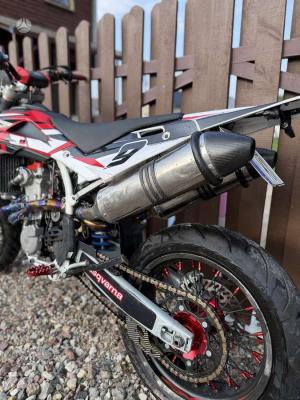 Husqvarna SM 2009 Marijampole, ar dzinēja tilpumu 0.50 L un nobraukumu 0 tūkst. km par 3999 €, foto 8 vietnē AUTOMOTO.COM.LV