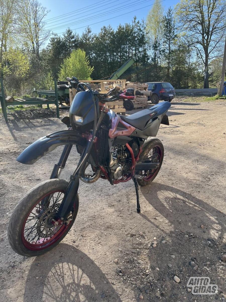 Husqvarna SM 2010 Utena, ar dzinēja tilpumu 0.13 L un nobraukumu 50 tūkst. km par 2500 €, foto 3 vietnē AUTOMOTO.COM.LV