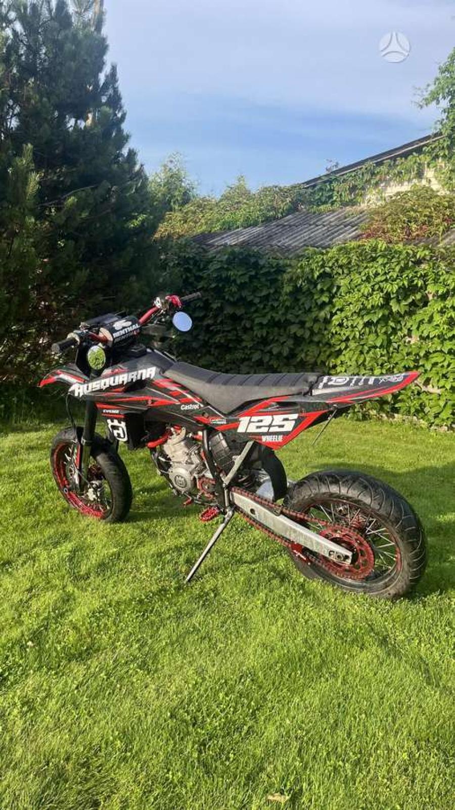 Red Husqvarna SM 2006 in Utena, with an engine capacity of 0.13 L and mileage of 1 thousand km for 2950 €, photo 3 on AUTOMOTO.COM.LV