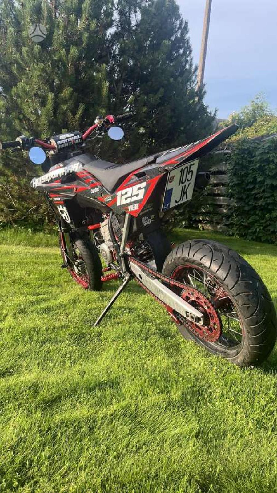 Red Husqvarna SM 2006 in Utena, with an engine capacity of 0.13 L and mileage of 1 thousand km for 2950 €, photo 6 on AUTOMOTO.COM.LV