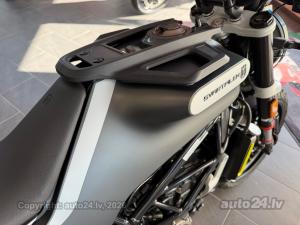Pelēks Husqvarna Svartpilen 125 2022 Tallina, ar dzinēja tilpumu 0.13 L un nobraukumu 3 tūkst. km par 2490 €, foto 7 vietnē AUTOMOTO.COM.LV