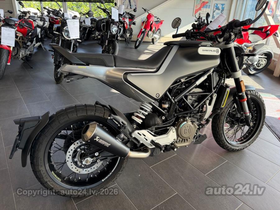 Grey Husqvarna Svartpilen 125 2022 in Tallinn, with an engine capacity of 0.13 L and mileage of 3 thousand km for 2490 €, photo 4 on AUTOMOTO.COM.LV