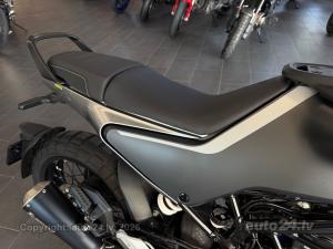 Grey Husqvarna Svartpilen 125 2022 in Tallinn, with an engine capacity of 0.13 L and mileage of 3 thousand km for 2490 €, photo 8 on AUTOMOTO.COM.LV