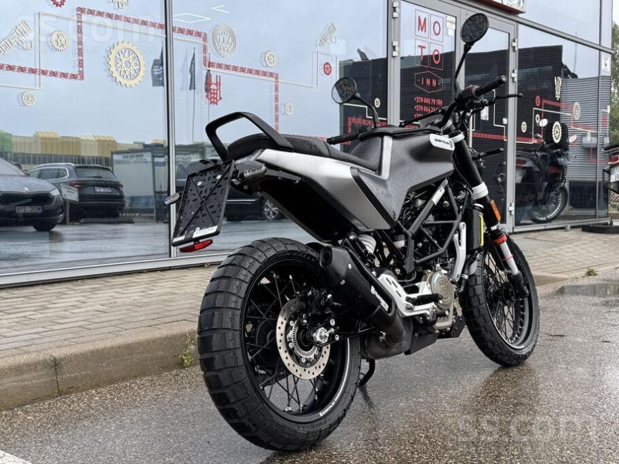 Husqvarna Svartpilen 125 2022 in Riga, with an engine capacity of 0.13 L and mileage of 0 thousand km for 3199 €, photo 5 on AUTOMOTO.COM.LV