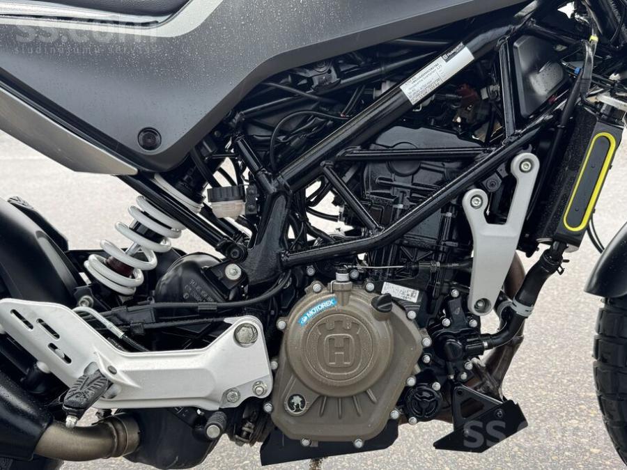 Husqvarna Svartpilen 125 2022 in Riga, with an engine capacity of 0.13 L and mileage of 0 thousand km for 3199 €, photo 10 on AUTOMOTO.COM.LV