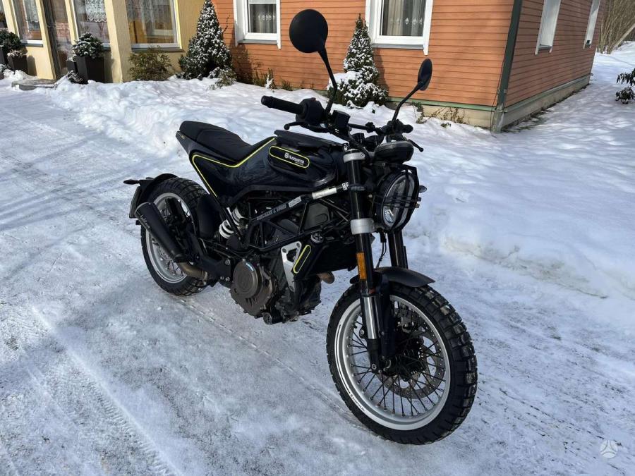 Melns Husqvarna Svartpilen 2019 Širvintos, ar dzinēja tilpumu 0.40 L un nobraukumu 9 tūkst. km par 2600 €, foto 1 vietnē AUTOMOTO.COM.LV