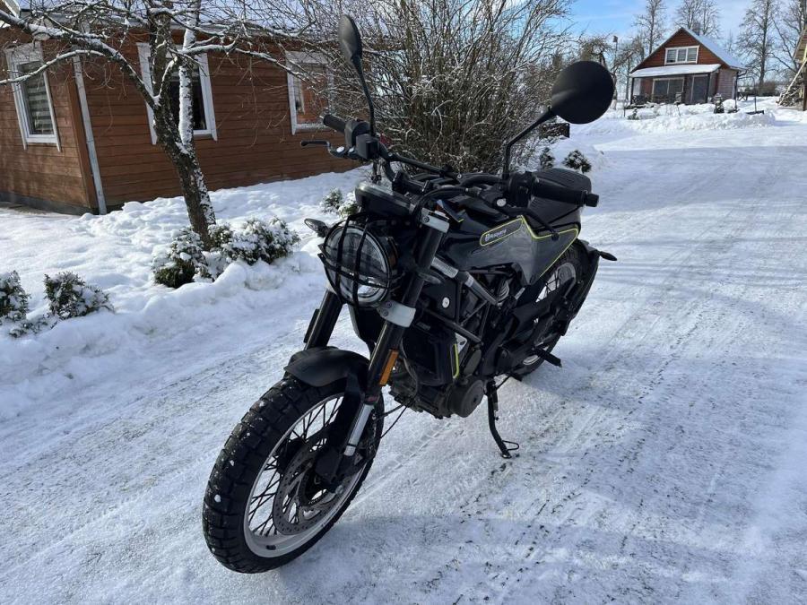 Melns Husqvarna Svartpilen 2019 Širvintos, ar dzinēja tilpumu 0.40 L un nobraukumu 9 tūkst. km par 2600 €, foto 3 vietnē AUTOMOTO.COM.LV