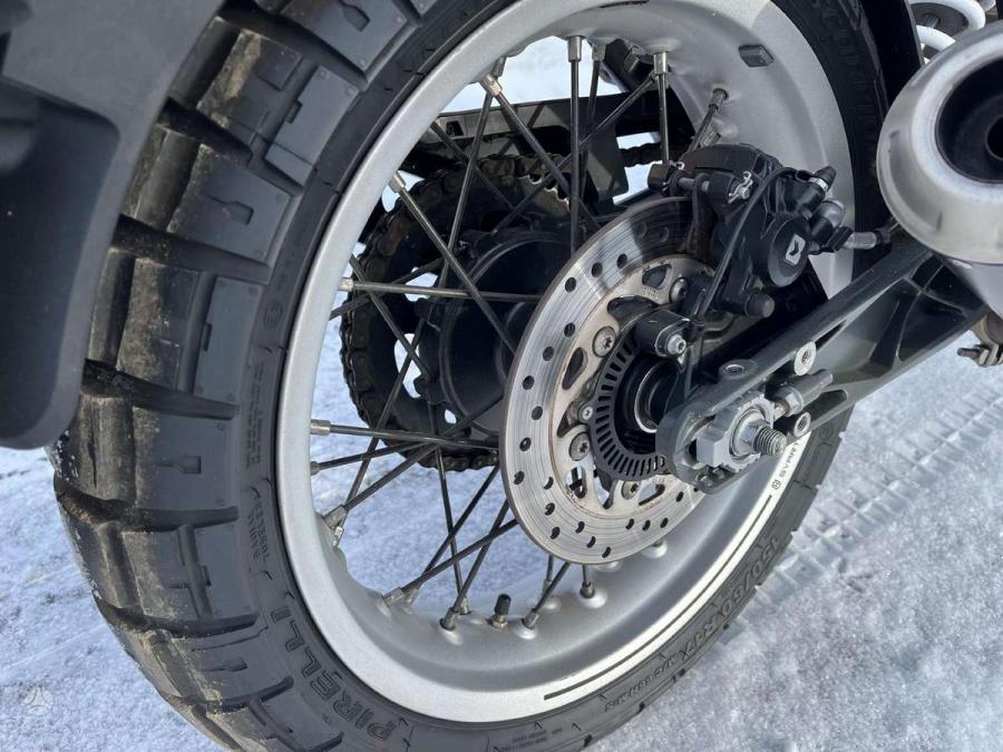 Melns Husqvarna Svartpilen 2019 Širvintos, ar dzinēja tilpumu 0.40 L un nobraukumu 9 tūkst. km par 2600 €, foto 9 vietnē AUTOMOTO.COM.LV