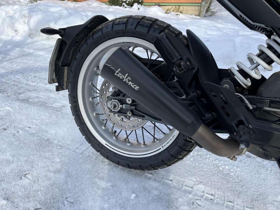 Melns Husqvarna Svartpilen 2019 Širvintos, ar dzinēja tilpumu 0.40 L un nobraukumu 9 tūkst. km par 2600 €, foto 10 vietnē AUTOMOTO.COM.LV