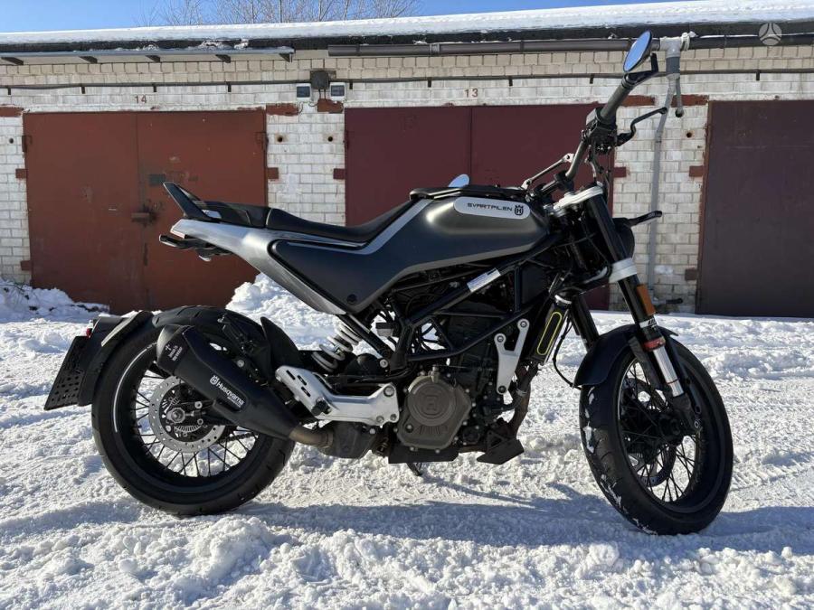 Black Husqvarna Svartpilen 2022 in Klaipeda, with an engine capacity of 0.13 L and mileage of 14 thousand km for 2500 €, photo 1 on AUTOMOTO.COM.LV