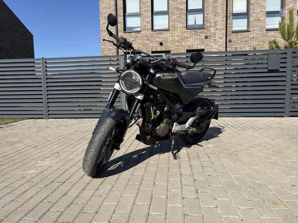 Melns Husqvarna Svartpilen 2022 Klaipėda, ar dzinēja tilpumu 0.13 L un nobraukumu 14 tūkst. km par 2500 €, foto 1 vietnē AUTOMOTO.COM.LV