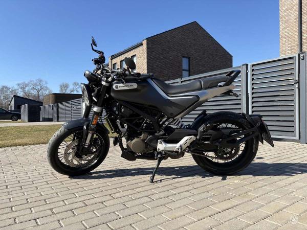 Melns Husqvarna Svartpilen 2022 Klaipėda, ar dzinēja tilpumu 0.13 L un nobraukumu 14 tūkst. km par 2500 €, foto 3 vietnē AUTOMOTO.COM.LV