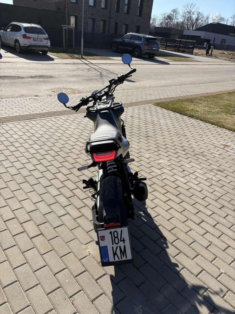 Melns Husqvarna Svartpilen 2022 Klaipėda, ar dzinēja tilpumu 0.13 L un nobraukumu 14 tūkst. km par 2500 €, foto 5 vietnē AUTOMOTO.COM.LV