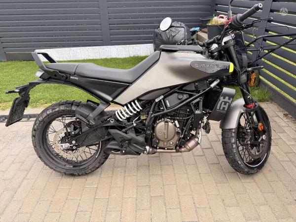 Black Husqvarna Svartpilen 2025 in Vilnius, with an engine capacity of 0.13 L and mileage of 2 thousand km for 3700 €, photo 1 on AUTOMOTO.COM.LV