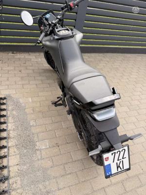 Black Husqvarna Svartpilen 2025 in Vilnius, with an engine capacity of 0.13 L and mileage of 2 thousand km for 3700 €, photo 5 on AUTOMOTO.COM.LV