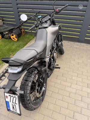 Black Husqvarna Svartpilen 2025 in Vilnius, with an engine capacity of 0.13 L and mileage of 2 thousand km for 3700 €, photo 6 on AUTOMOTO.COM.LV