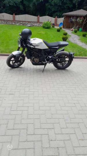 Grey Husqvarna Svartpilen 2020 in Siauliai, with an engine capacity of 0.70 L and mileage of 3 thousand km for 2375 €, photo 6 on AUTOMOTO.COM.LV