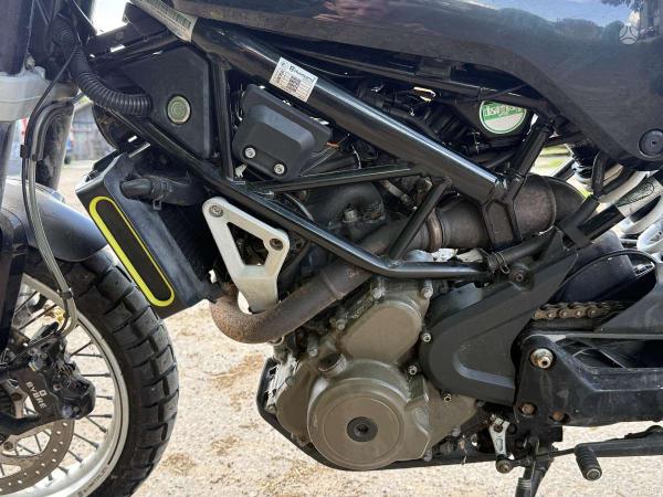 Husqvarna Svartpilen 2018 Viļņa, ar dzinēja tilpumu 0.37 L un nobraukumu 34 tūkst. km par 2700 €, foto 4 vietnē AUTOMOTO.COM.LV