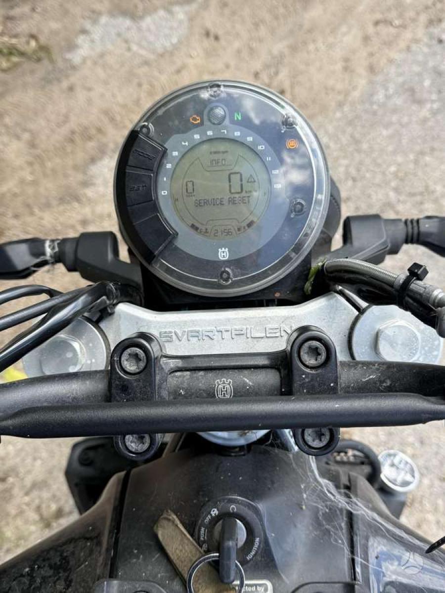 Husqvarna Svartpilen 2018 in Vilnius, with an engine capacity of 0.37 L and mileage of 34 thousand km for 2700 €, photo 1 on AUTOMOTO.COM.LV