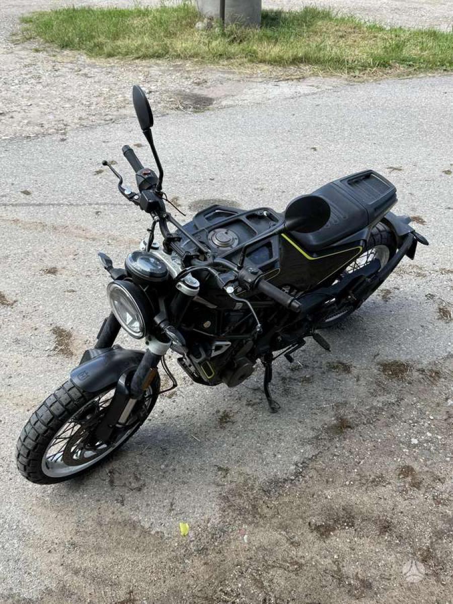 Husqvarna Svartpilen 2018 in Vilnius, with an engine capacity of 0.37 L and mileage of 34 thousand km for 2700 €, photo 7 on AUTOMOTO.COM.LV
