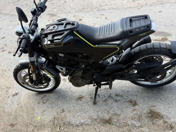 Husqvarna Svartpilen 2018 in Vilnius, with an engine capacity of 0.37 L and mileage of 34 thousand km for 2700 €, photo 7 on AUTOMOTO.COM.LV