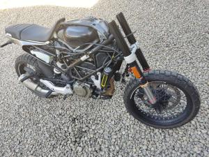 Husqvarna Svartpilen 2021 Panevēža, ar dzinēja tilpumu 0.13 L un nobraukumu 5 tūkst. km par 750 €, foto  vietnē AUTOMOTO.COM.LV
