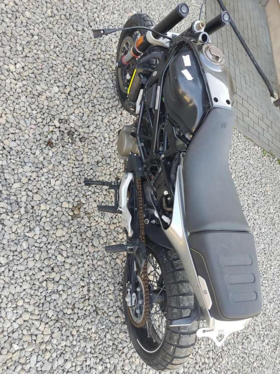 Husqvarna Svartpilen 2021 in Panevezys, with an engine capacity of 0.13 L and mileage of 5 thousand km for 750 €, photo 5 on AUTOMOTO.COM.LV